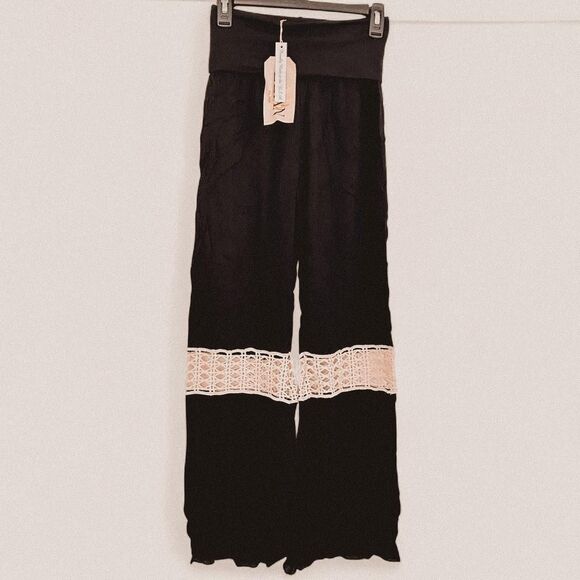 Elan | Pants & Jumpsuits | Elan Black Cream Crochet Panel Wideleg Pants ...